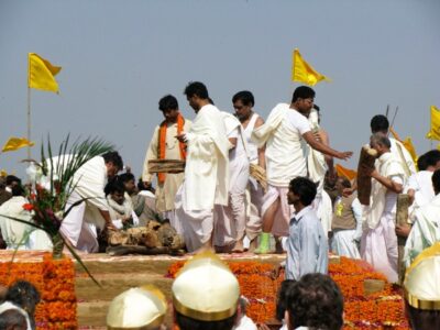 My experience of Maharishi Mahesh Yogi’s funeral cremation, Allahabad ...