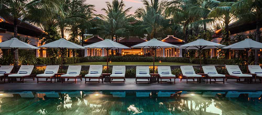 24 Top Resort Packing List Items for 2025 + What to Wear & NOT to Bring