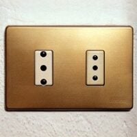 US to Italy Power Adapter: What Plug Do I Need? (2022)