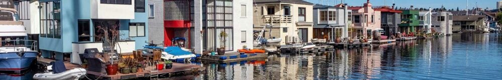 17 Top Houseboat Packing List Items for 2022 + What to Wear & NOT to Bring